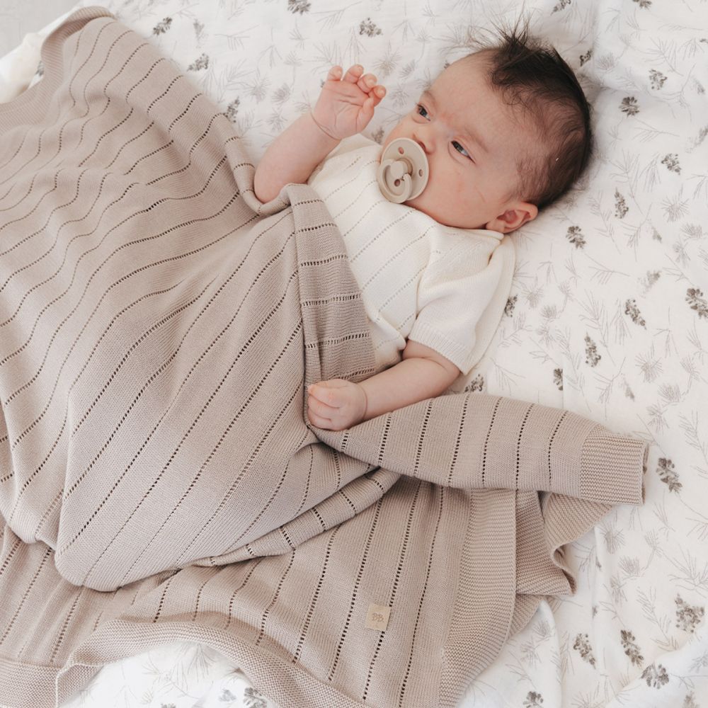 Hochwertige und besondere Babymöbel, Babybett und Wickelkommode mit ...